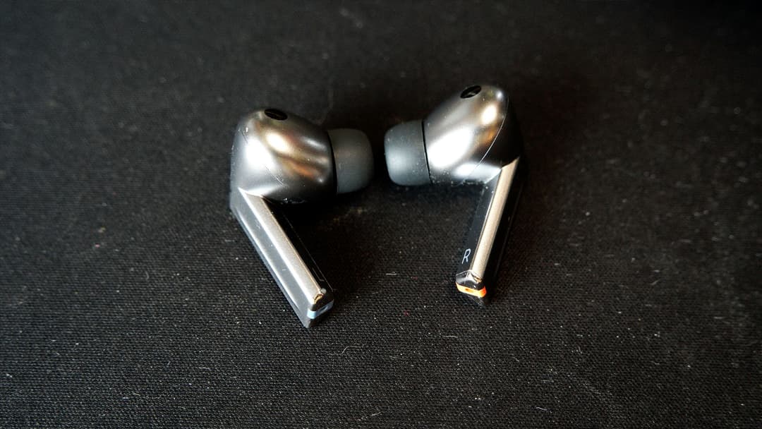Samsung Galaxy Buds 3 FE vs. Galaxy Buds 3 Pro: Do you really need the ...
